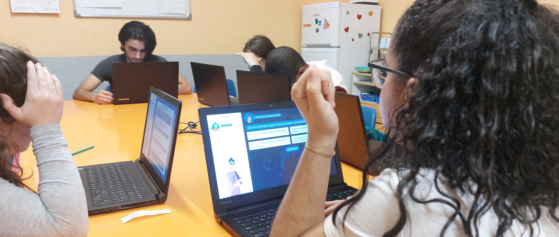 Proyecto de Competencias Digitales con la Infancia (CODI) - Cáritas Oviedo