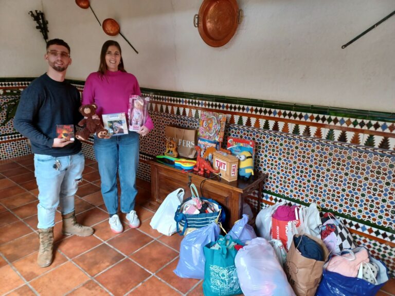 Cáritas Parroquial Castrense de Granada: Donación de material - Cáritas ...